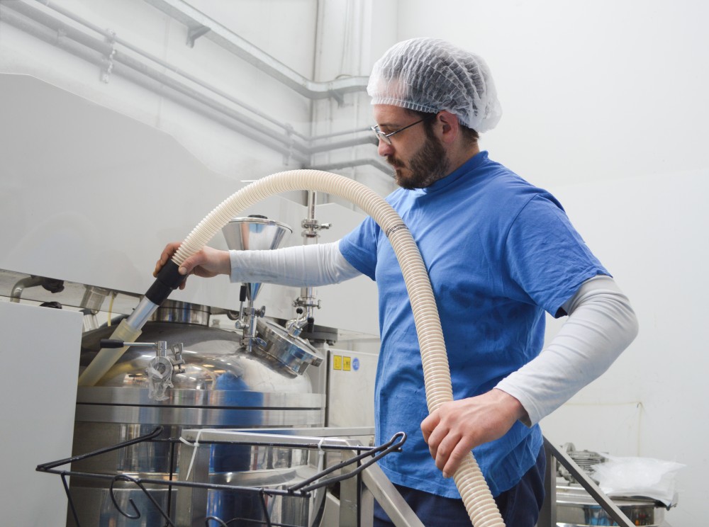 Efficient filtration: the key element of an industrial vacuum cleaner ...